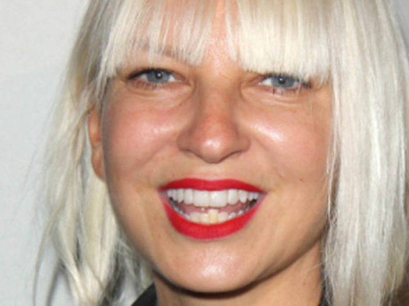 Sia, "I'm still here"