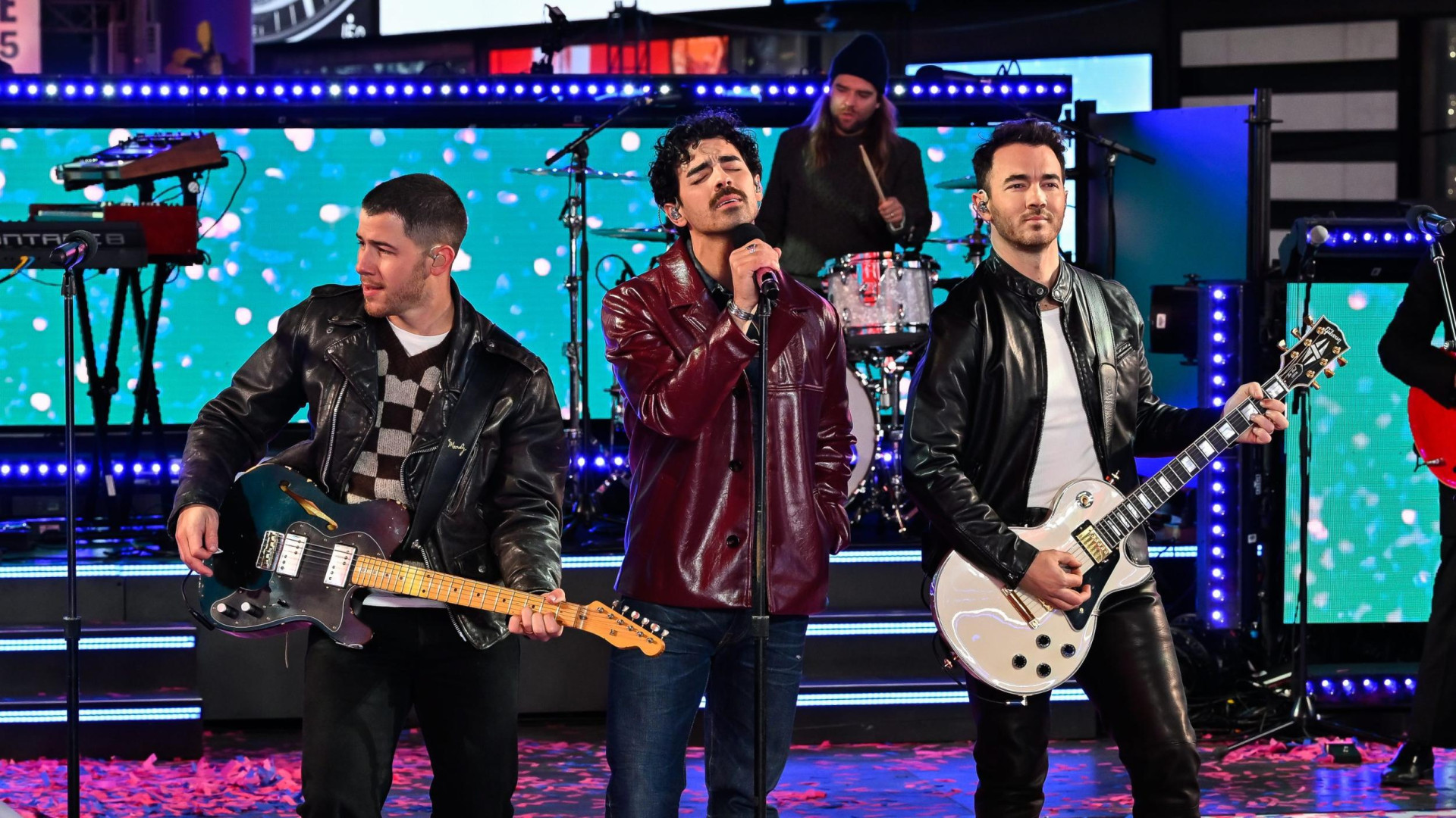 Jonas Brothers sorprende a sus fans con un 'escape room' improvisado ...