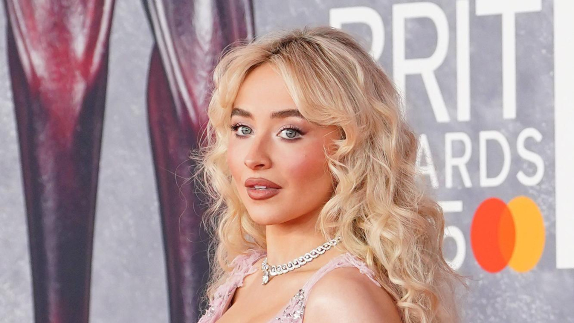 Sabrina Carpenter responde a las críticas por su imagen: "Nunca he visto 'Lolita' y jamás ha ...