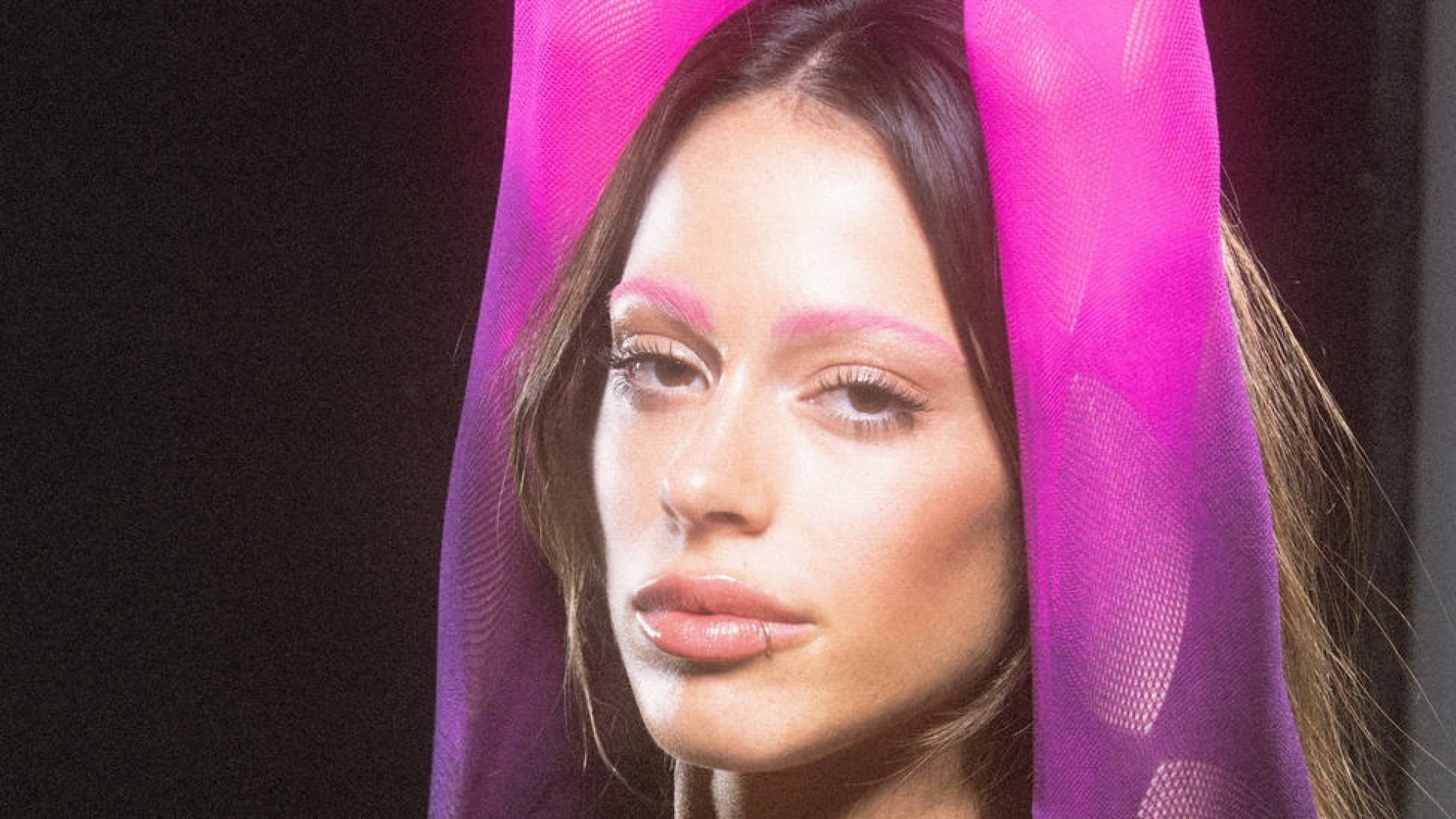 Tini demuestra su giro interpretativo más sorprendente al cantar 'I ...