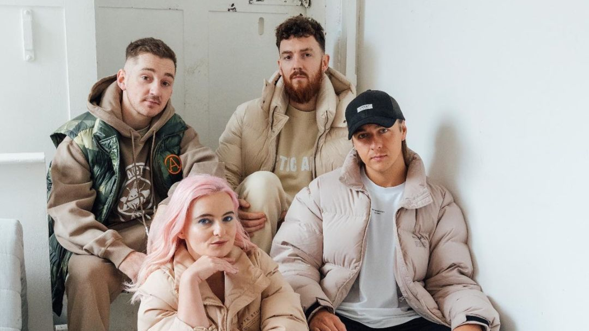 El curioso significado del logo de la banda Clean Bandit