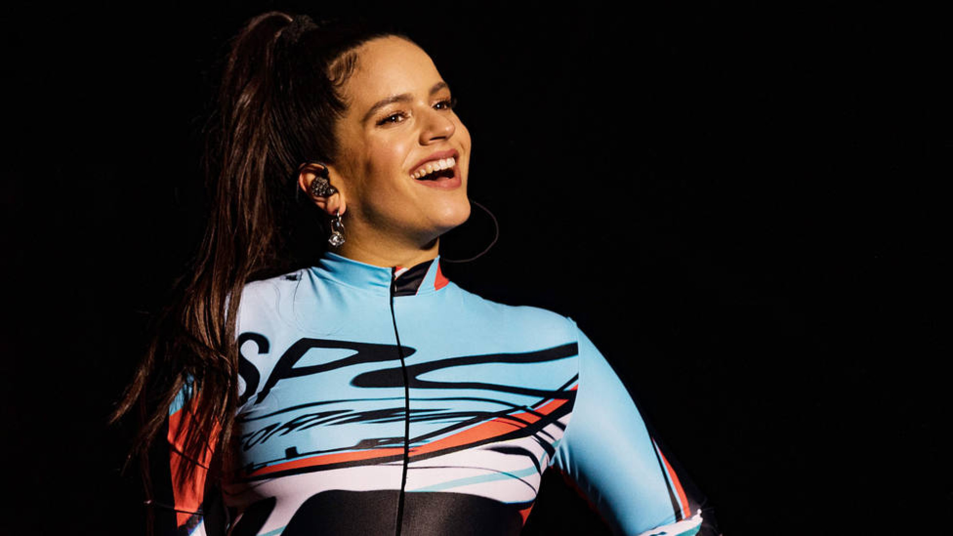 La Rosalía más explosiva y atrevida presenta la portada de Motomami y ...