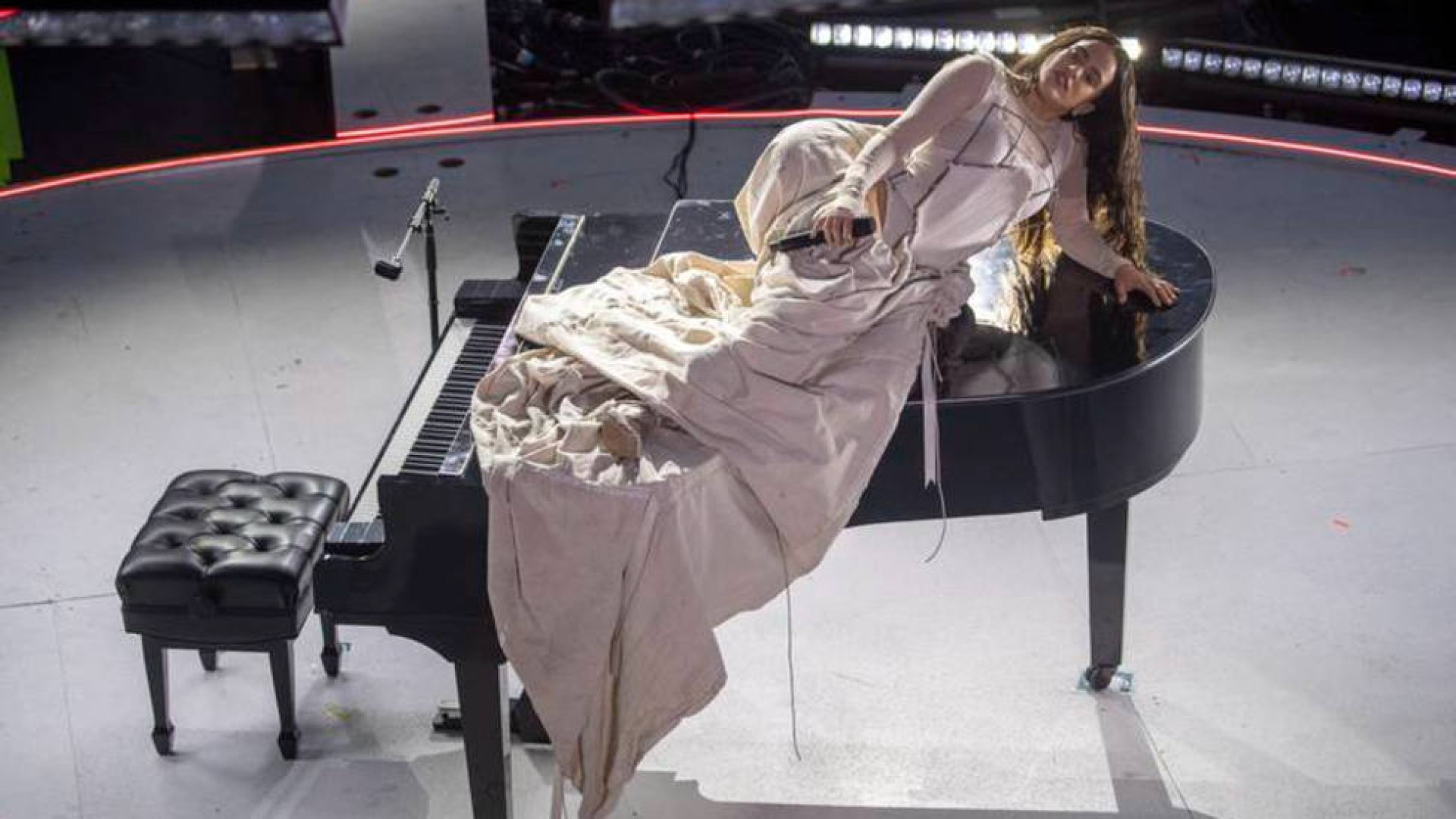 Rosalía y Mariah Carey han coincidido sobre el mismo escenario en Nueva ...