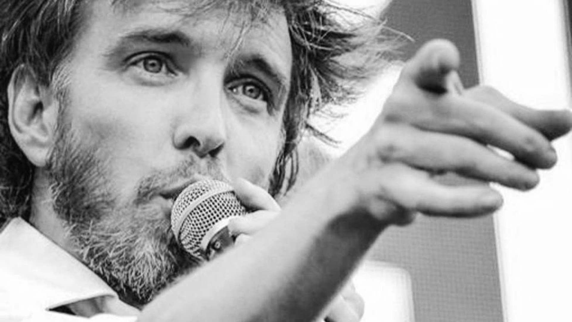 Shuarma vuelve con nueva canción "El hombre de luz" marcando la ...