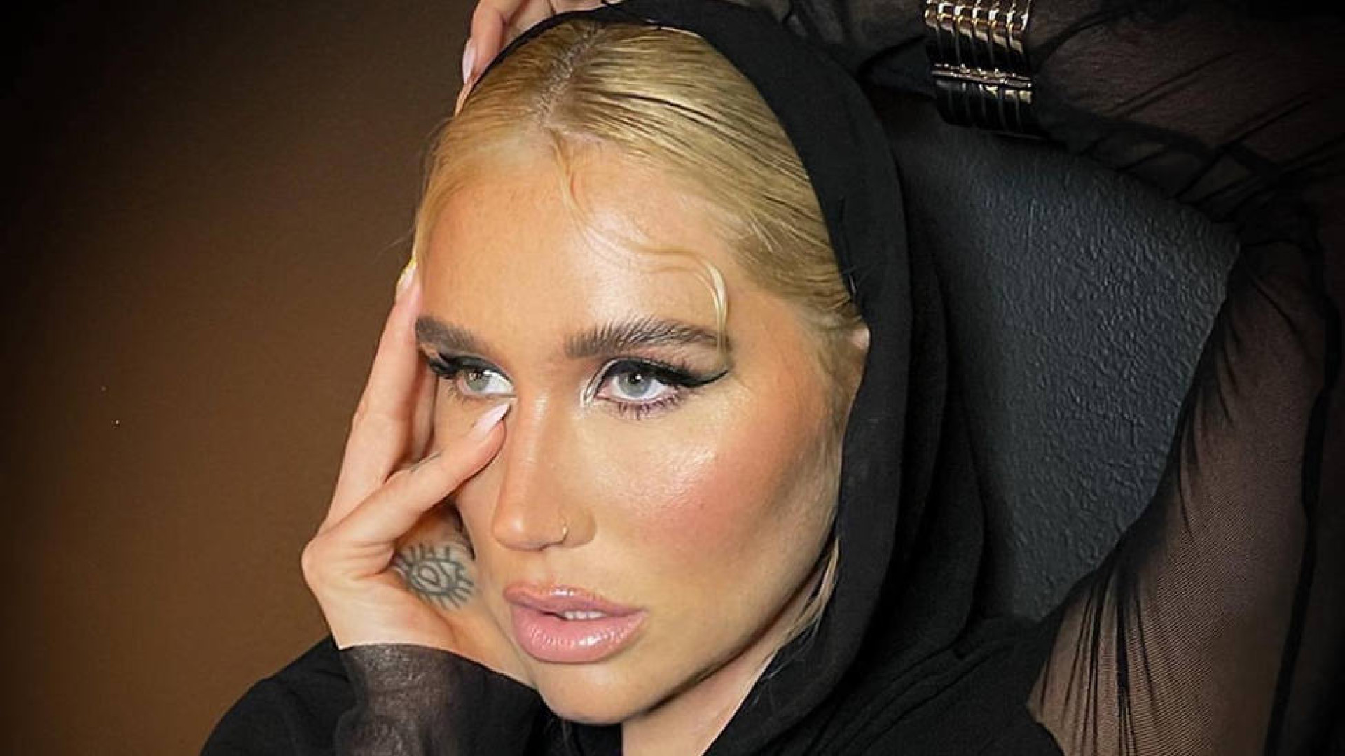 El nuevo álbum de Kesha titulado 'Gag Order' tiene fijado su ...