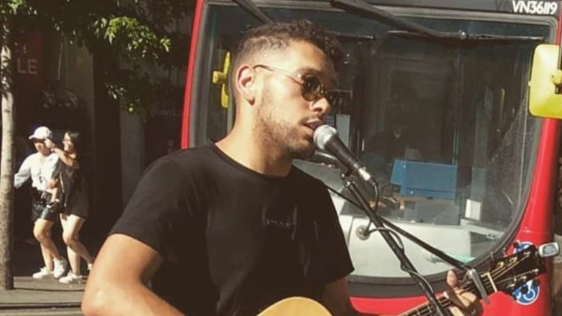 Quién es Luke Silva, el músico callejero que alucina a quien se ...