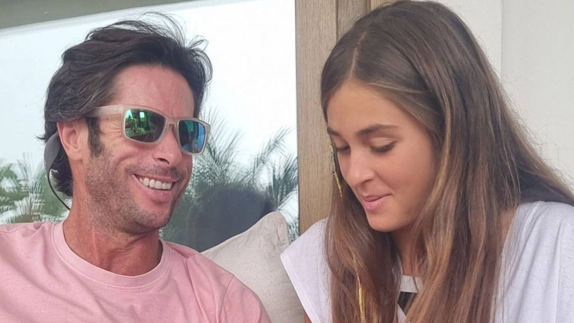 Canales Rivera se aleja de las polémicas posando con su hija Carmen en ...