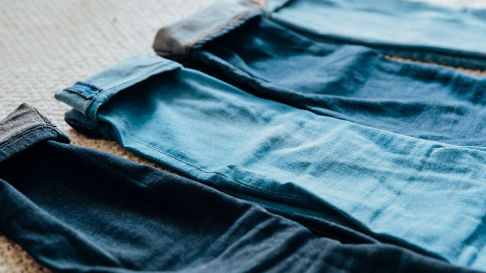 El truco infalible para alargar la vida de tus pantalones: ¿cada cuánto ...