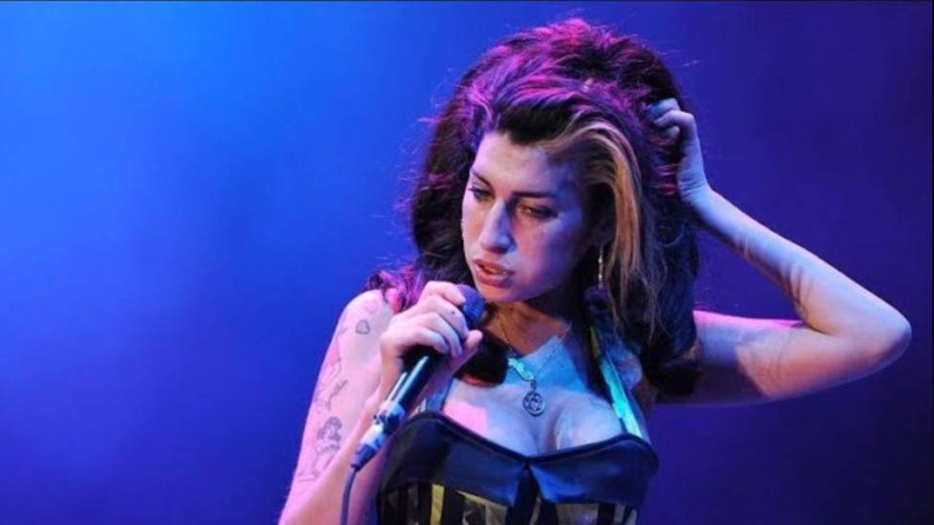 El último concierto de Amy Winehouse en Belgrado (Serbia): abucheada y ...