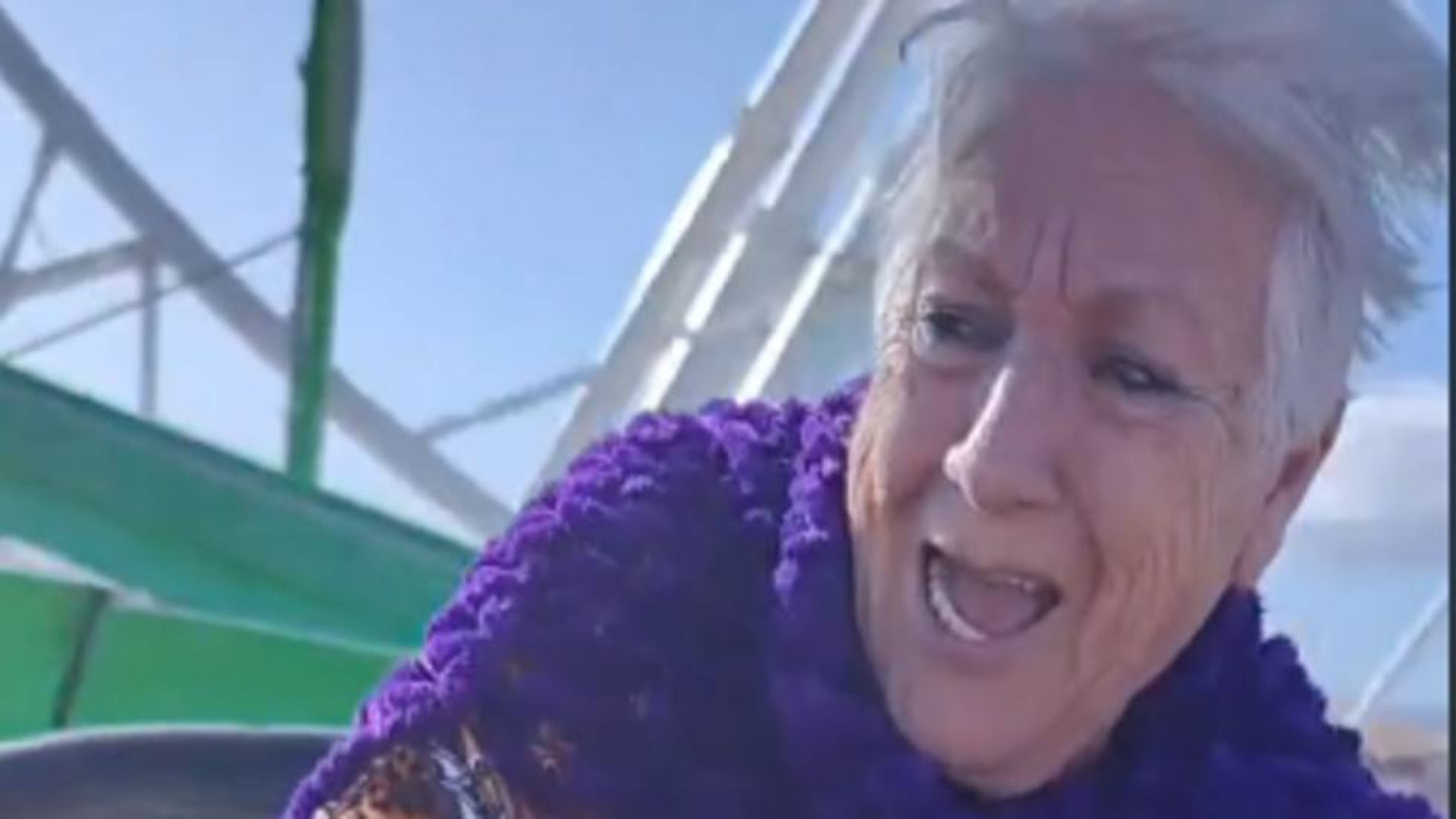 La abuela que se ha hecho viral al montarse en una atracción: “Se ...