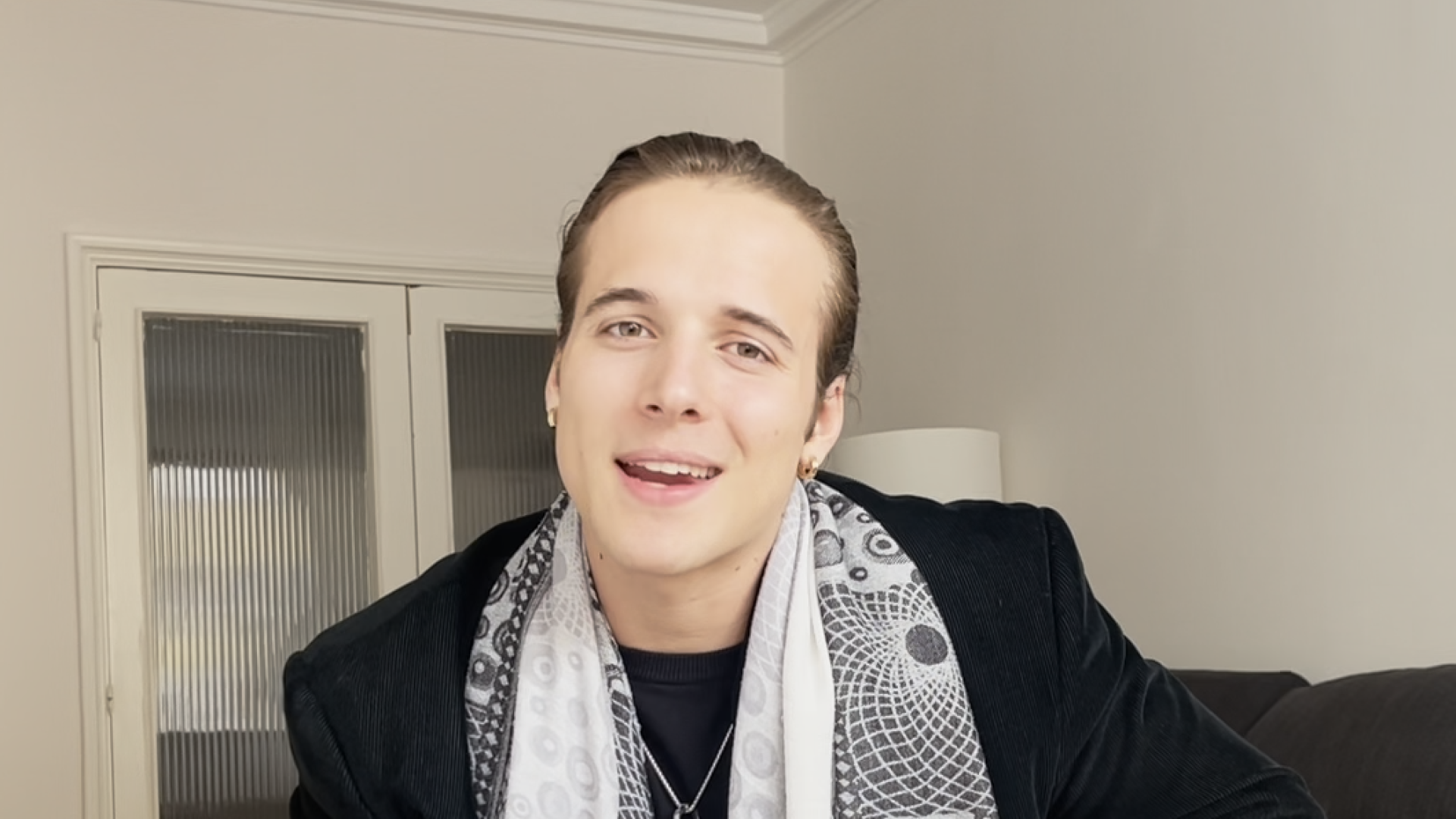 Teo Bok nos presenta 'Jardín', su nueva balada romántica, y nos ofrece ...