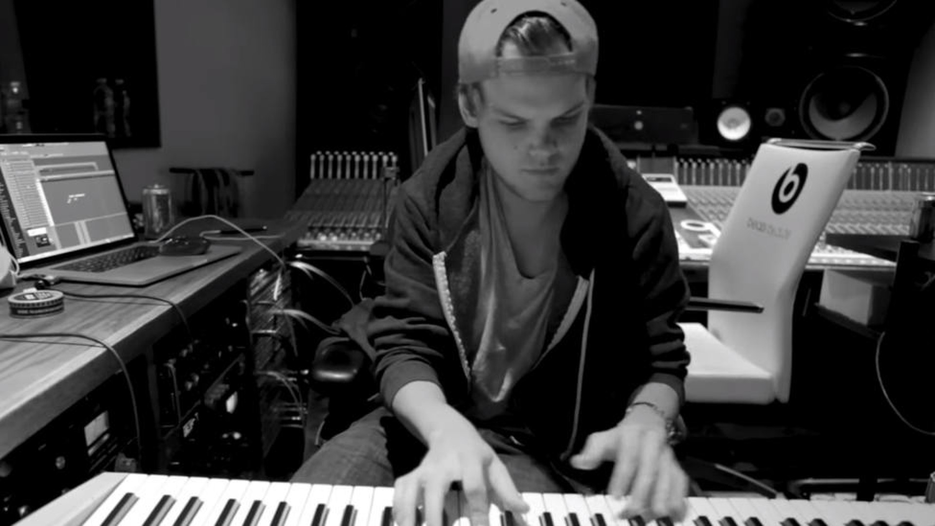 Así es "TIM" el álbum que perpetuará a Avicii