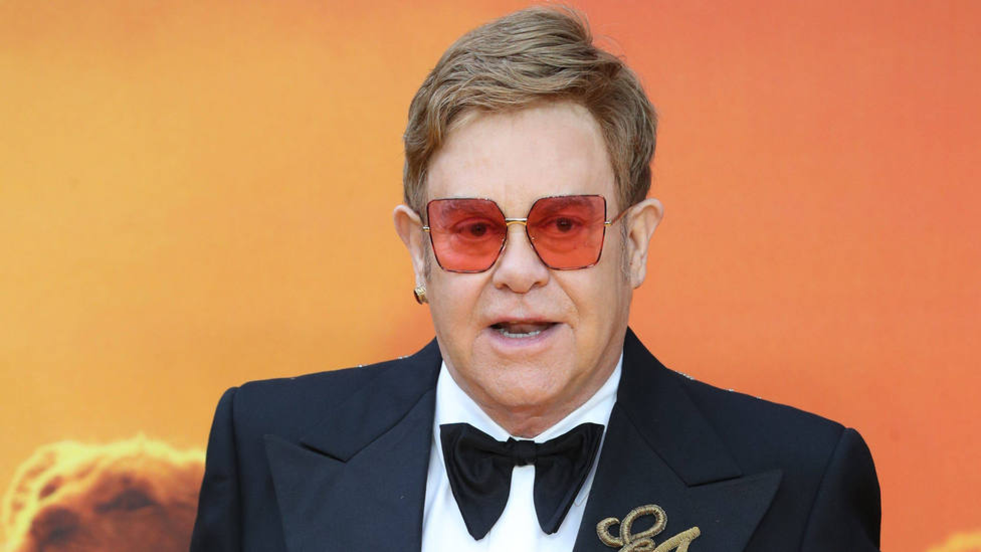 Elton John se sincera sobre el grave problema de salud que le está ...
