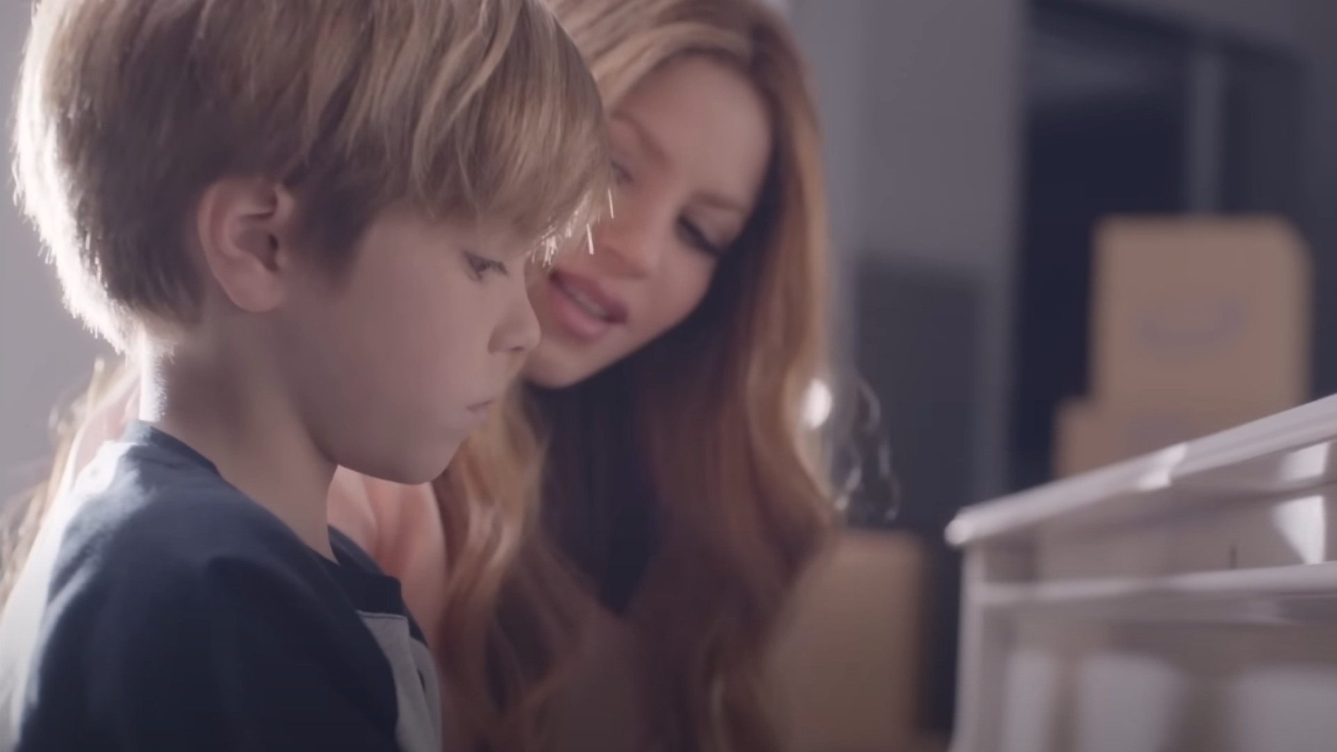 Shakira apoya el emprendimiento de su hijo Sasha: facturar viene de familia