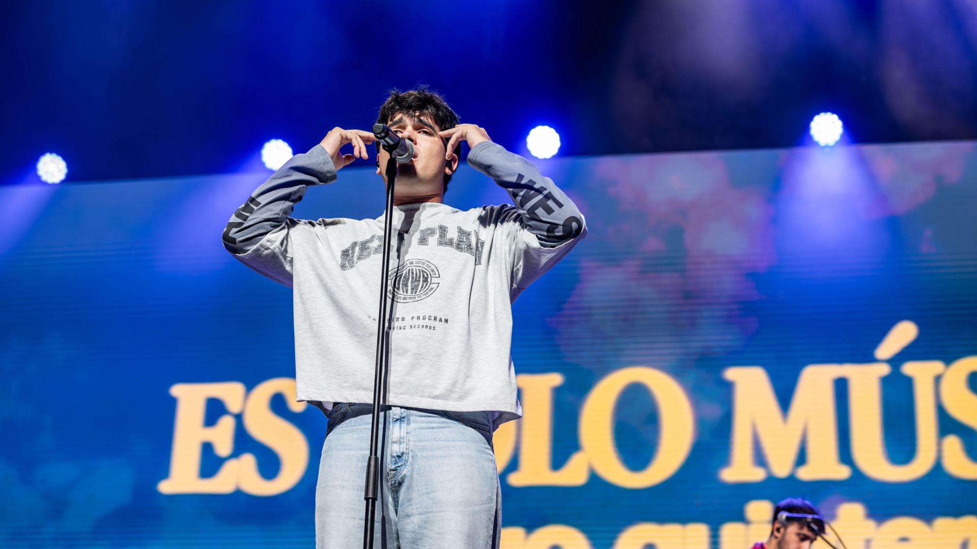 Iñigo Quintero vuelve a hacerlo: anuncia el 'sold out' en su concierto ...