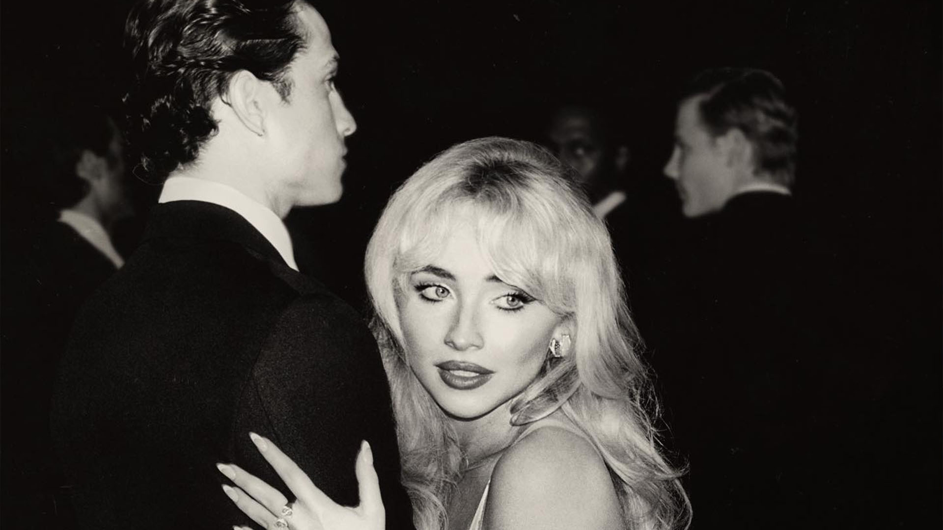 Sabrina Carpenter responde a la polémica sobre la portada de "Man's ...