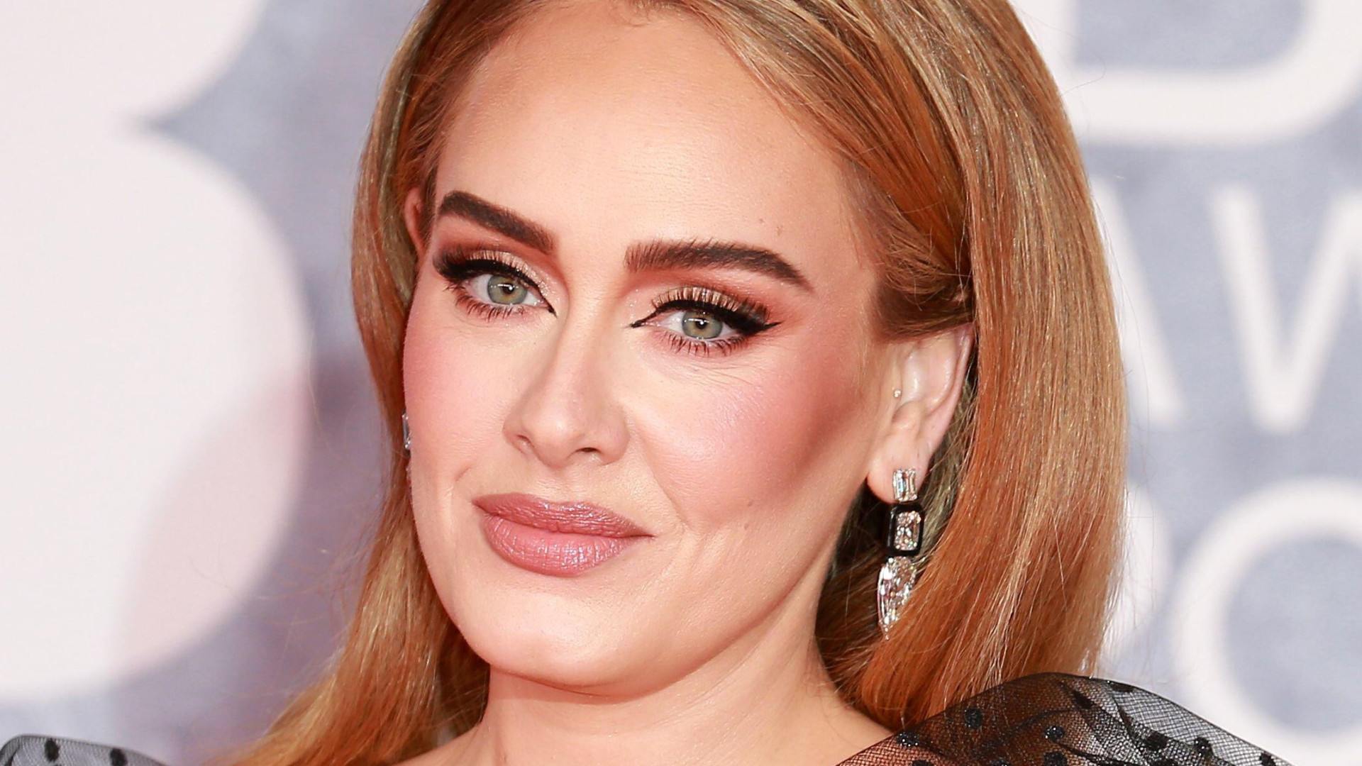 Descubre quién es la artista que ha alcanzado el gran récord musical de Adele